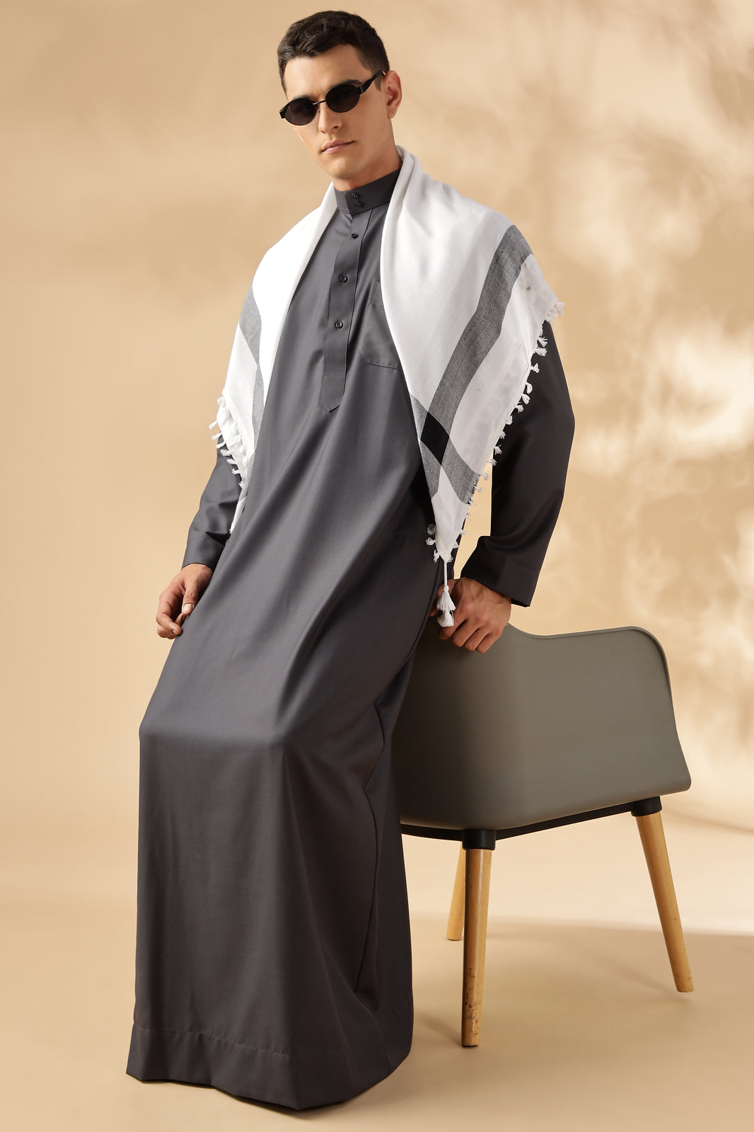 Everyday Saudi Fossil Grey Thobe - Men – AL KAMEEZ